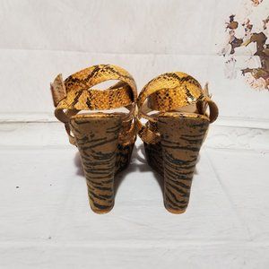 Nicole Lee | Shoes | Tiger Print Paige Wedges Platform Sandals | Poshmark